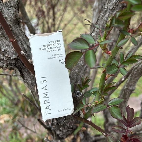 Farmasi | Makeup | Farmasi Vfx Pro Camera Ready Foundation Buff | Poshmark